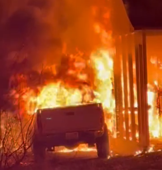 VIDEO: Spokane Valley fire crews battling house, vehicle fire | FOX 28 ...